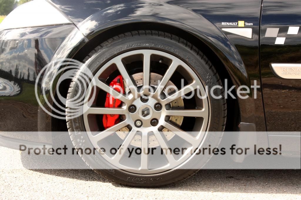 Detailed: Black RS Megane R26 | Page 4 | Detailing World Forum