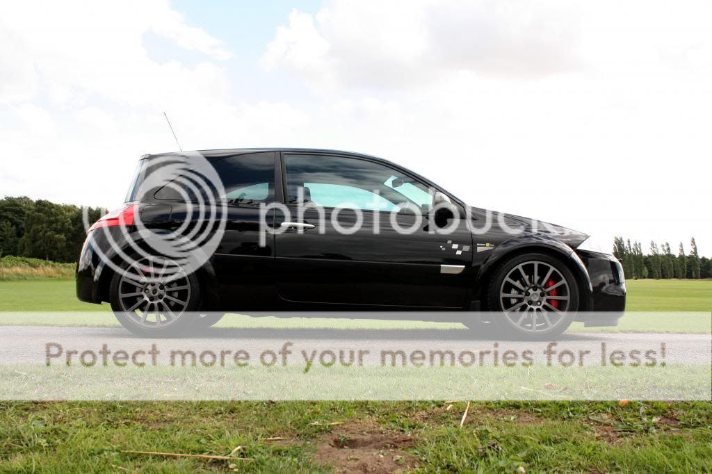 Detailed: Black RS Megane R26 | Page 4 | Detailing World Forum